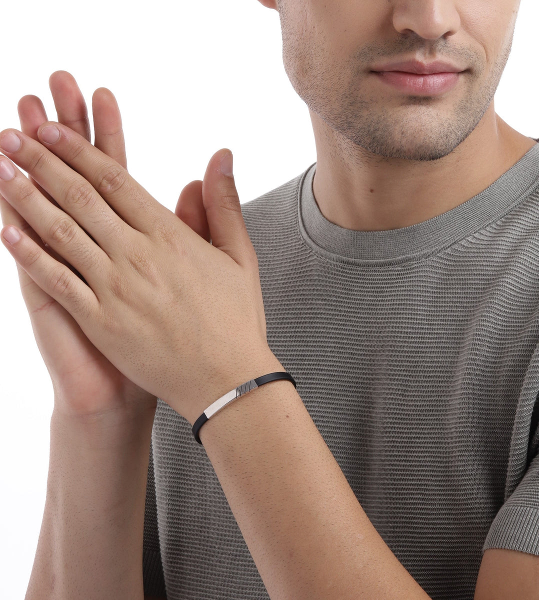 How to Wear Jewelry as a Man with Confidence – A Guide to Rocking Brac ...