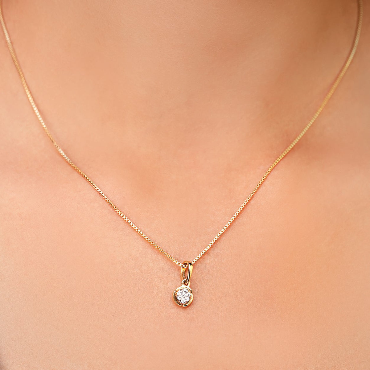 Elite Gold Pendant with Lab-Grown Diamonds without Chain – Zavya
