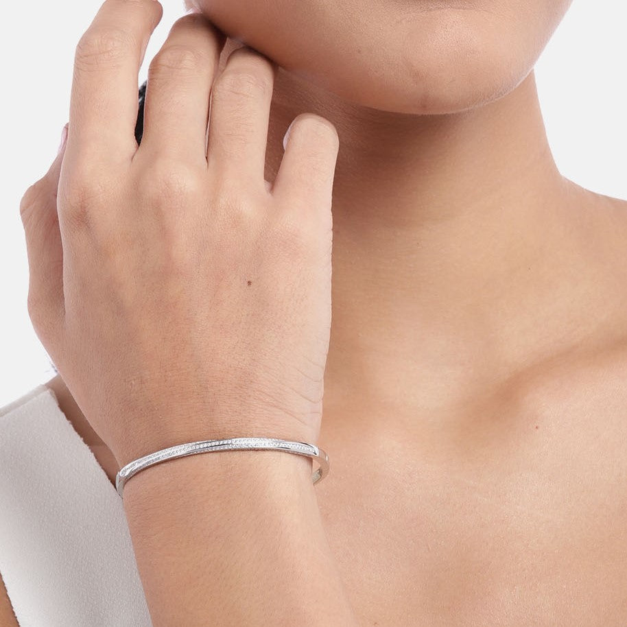 Dazzling 925 Sterling Silver Bracelet - Valentine's Gift – Zavya